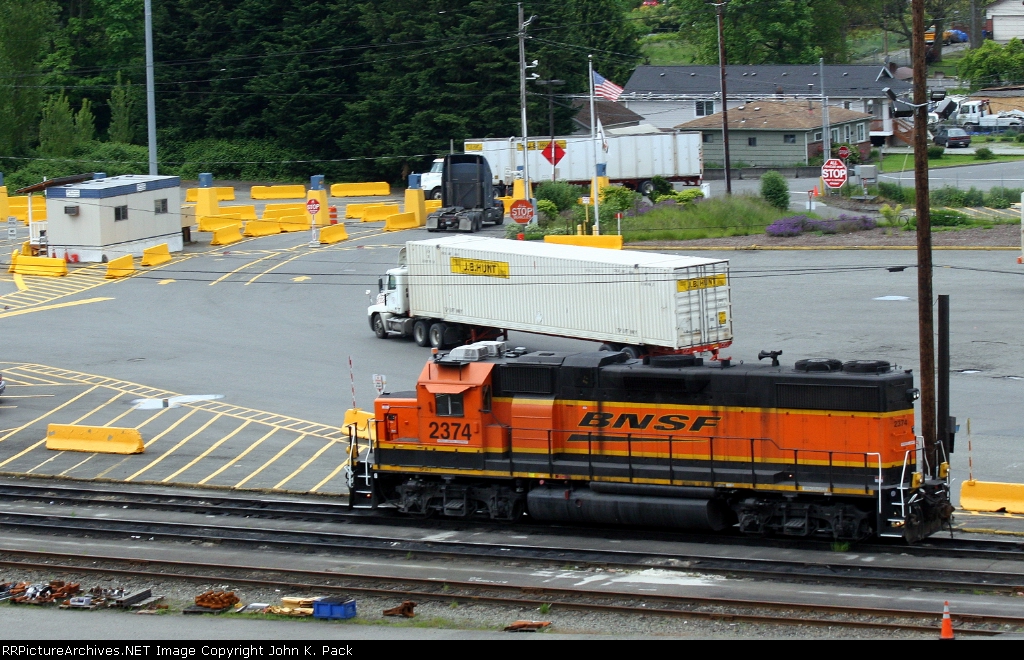 BNSF 2374